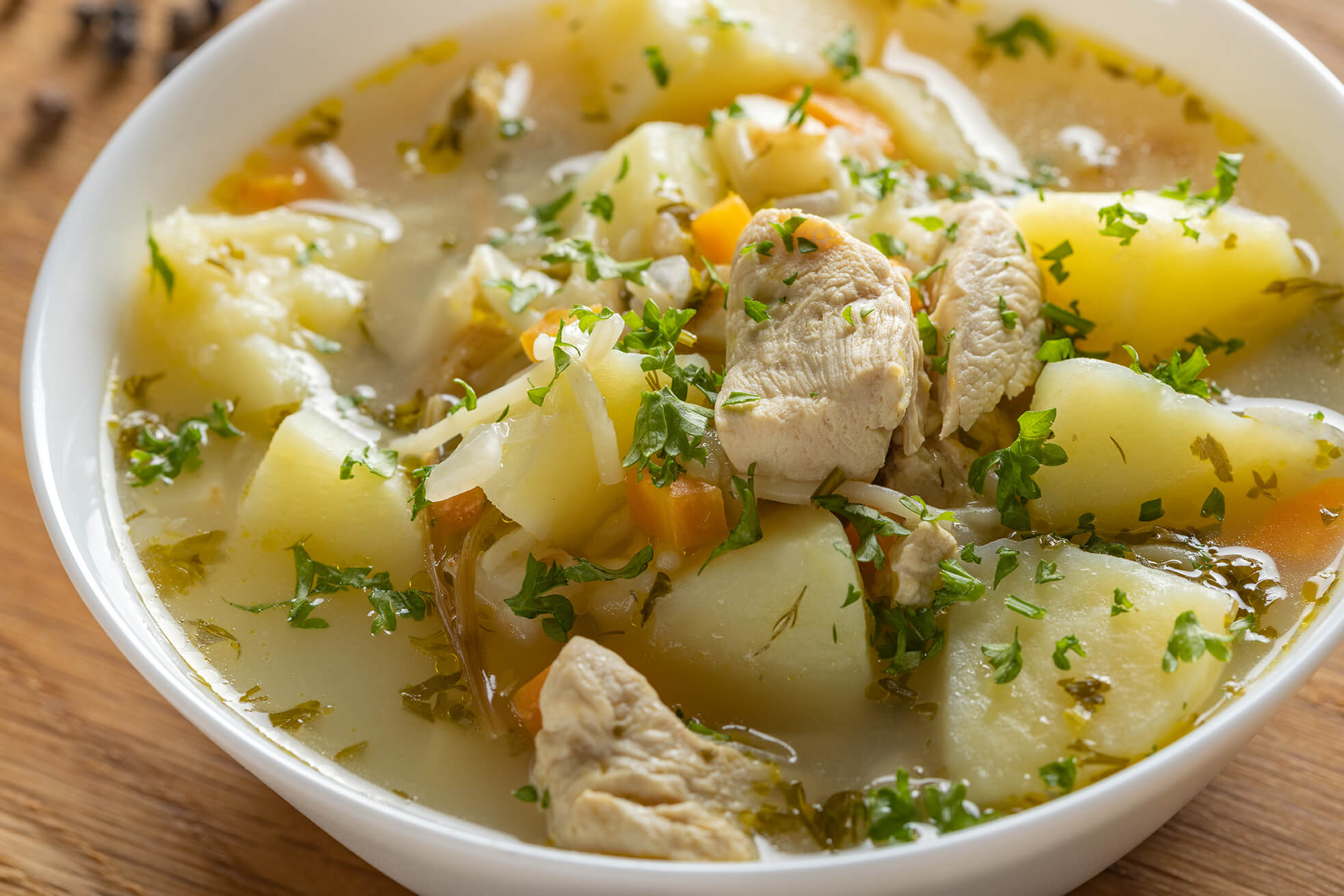 Sopa de Pollo con Papas y Fideos - Cocinanding Sopa de Pollo con Papas y Fideos - Cocinanding